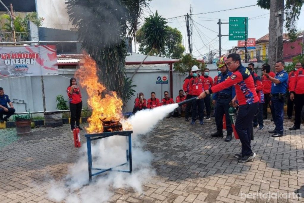 How East Jakarta Fire and Rescue Department Works to Minimize Fire ...